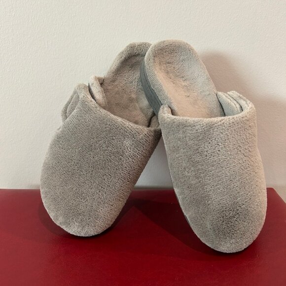 Vionic | Shoes | Vionic Gemma Womens Slippers Gray Plush Mule ...